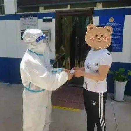 【我为群众办实事】农林路派出所户籍室以群众为中心_女士_身份证_孙警官