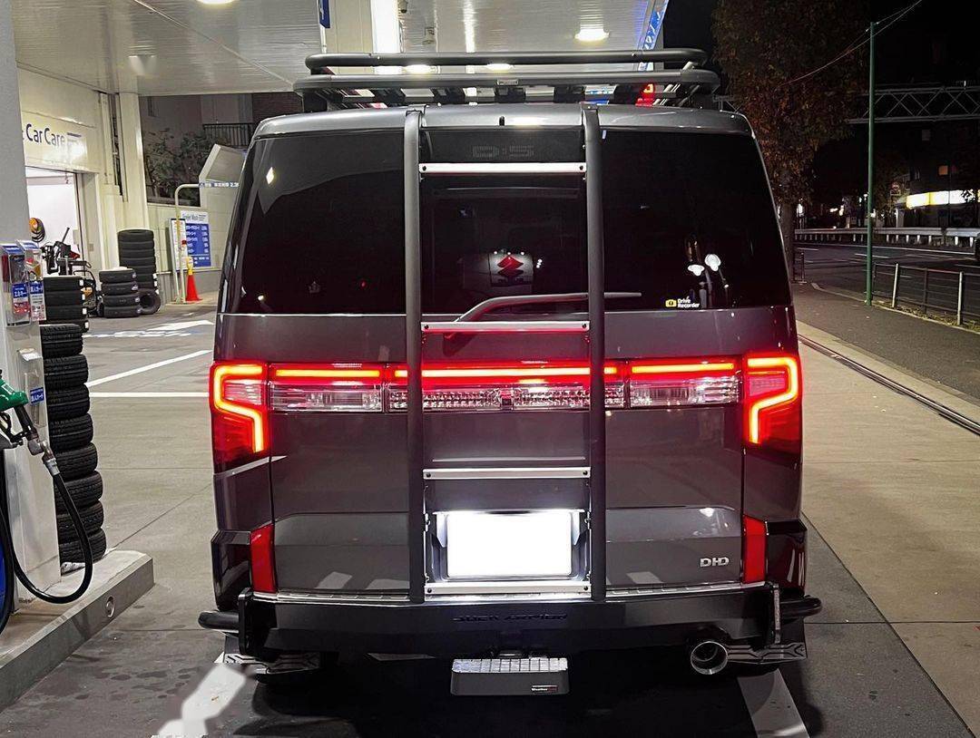 2.2T柴油引擎+8AT，MPV家族中的“硬汉”，实拍新款三菱得利卡_搜狐汽车_搜狐网