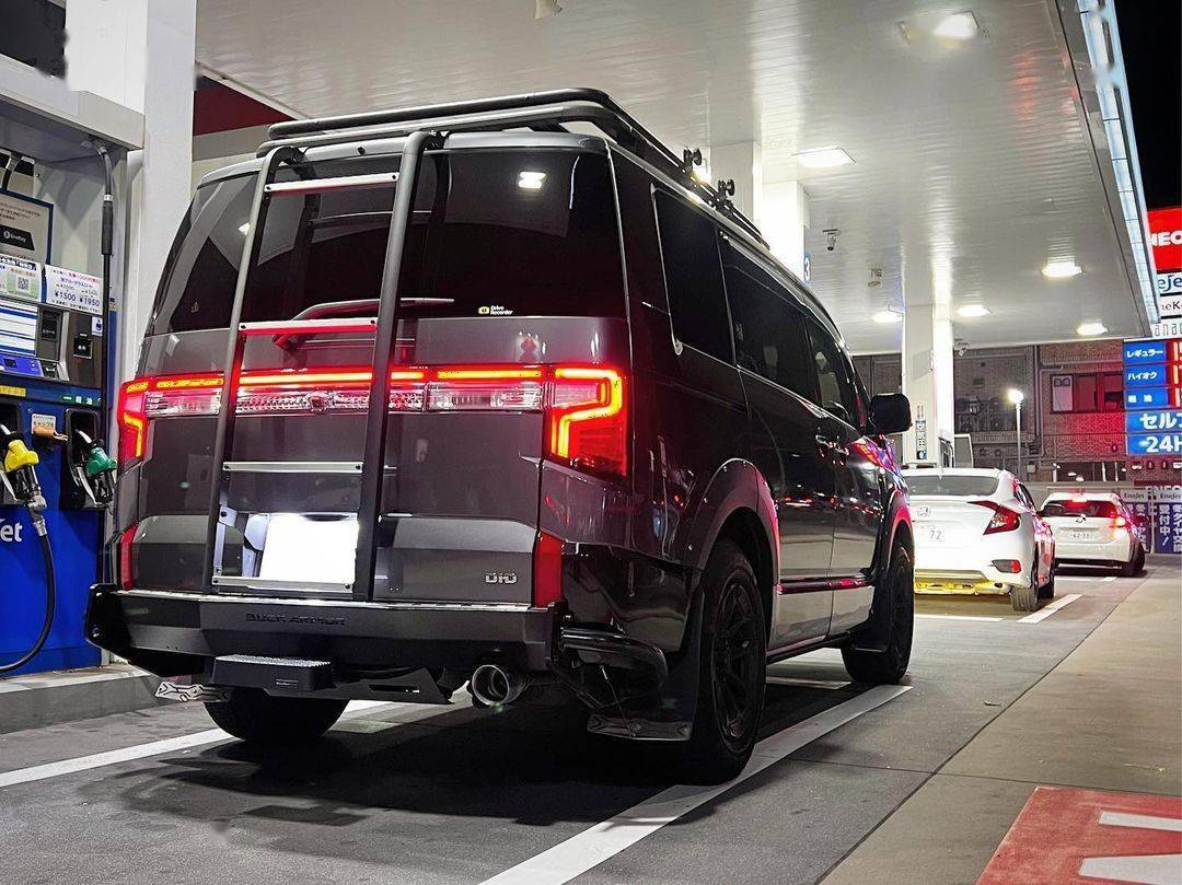 2.2T柴油引擎+8AT，MPV家族中的“硬汉”，实拍新款三菱得利卡_搜狐汽车_搜狐网