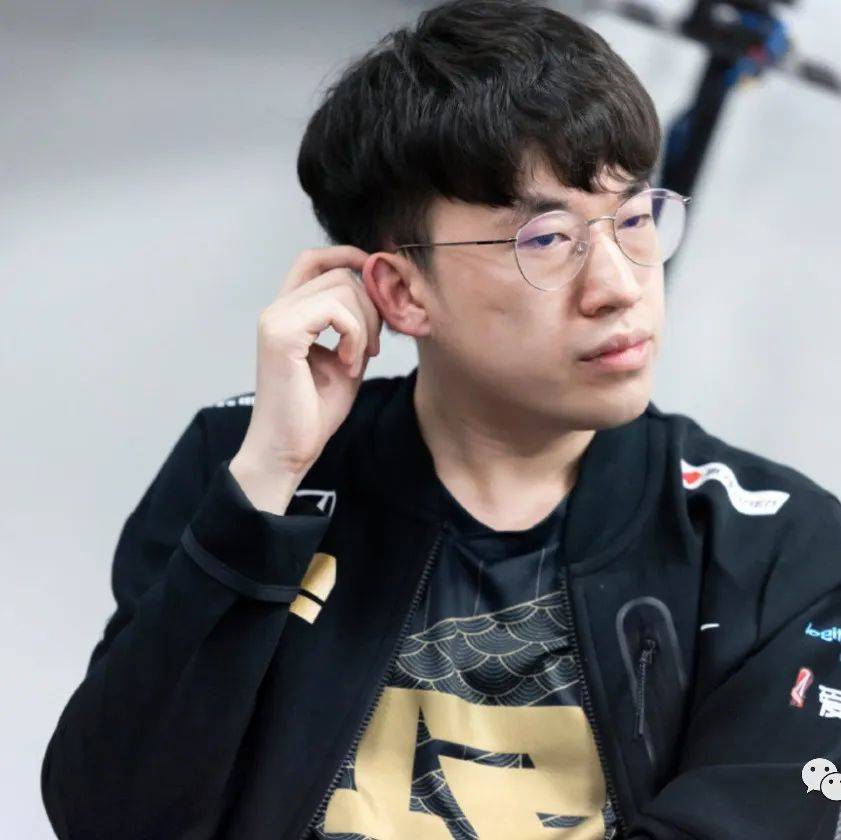 海外网友热议RNG不敌V5：夏天的小虎来了！Breathe是削弱版的bin_Rookie_比赛_Dream