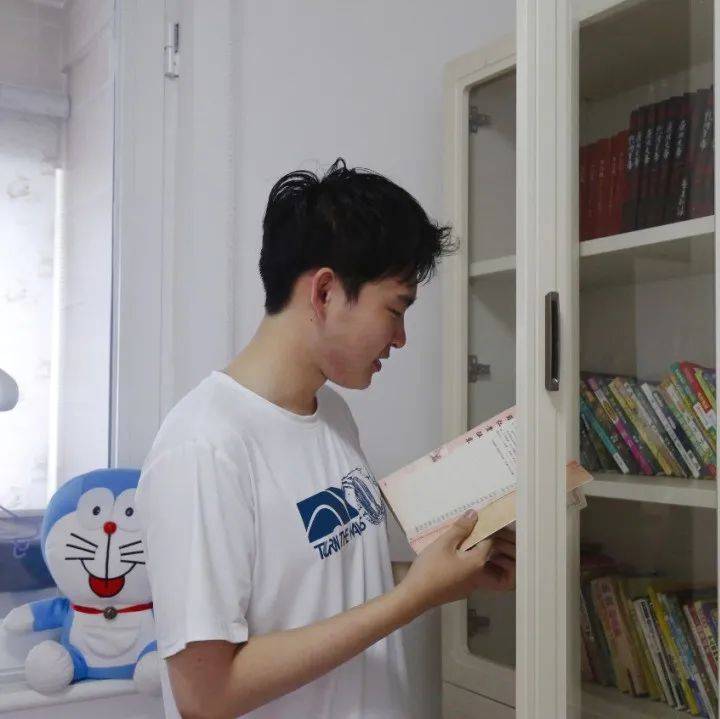 拒绝北大！烈士之子选择了父亲的母校女孩高考693分放弃北大复读考军校包占全包家骏