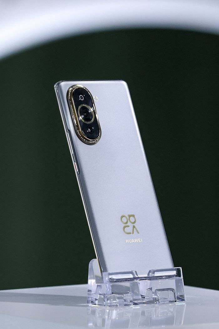 不造车的华为再发新车问界M7：定位中大型SUV，31.98万元起售_搜狐汽车_搜狐网