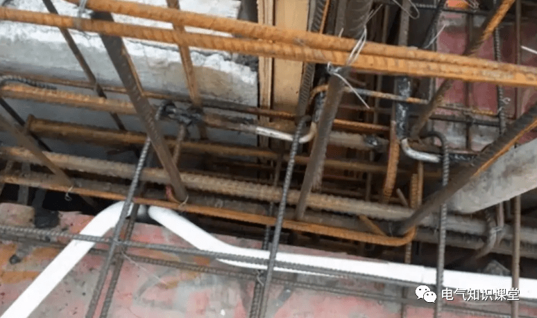 什么叫均压环 在建筑防雷设计时 对均压环的设计有什么要求 避雷器 电位差 闭合