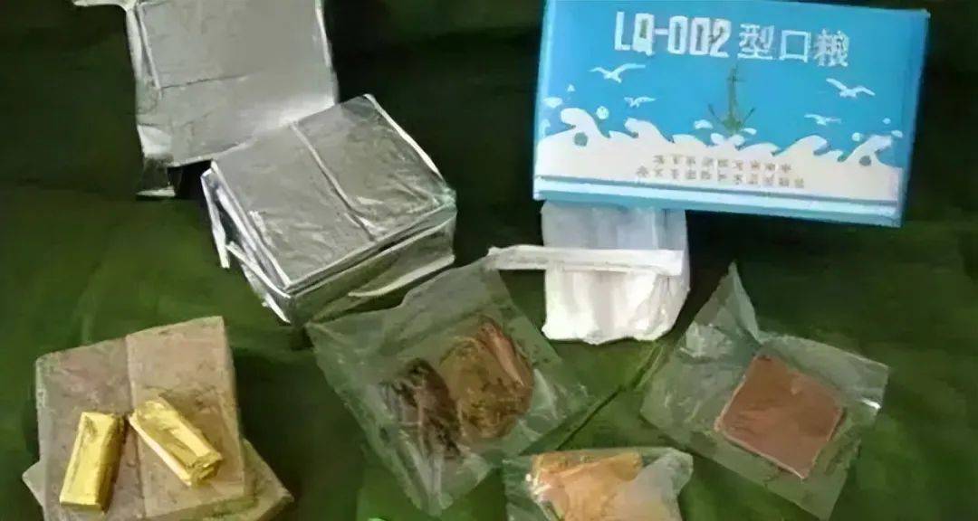 单兵战斗口粮，团队特需食品，解放军新型野战食品更多细节图来了_自热_压缩干粮_副食