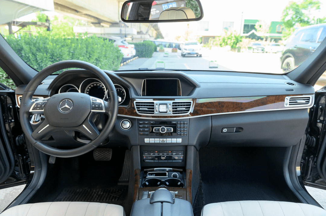 【路试笔记】3.8万公里的二手奔驰E320L，双涡轮V6还带四驱_搜狐汽车_搜狐网