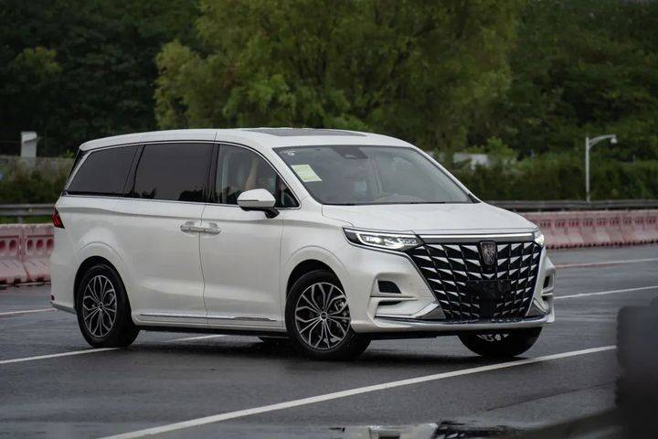 纯电MPV市场又一狠角色 荣威iMAX8 EV 8月20日上市_搜狐汽车_搜狐网