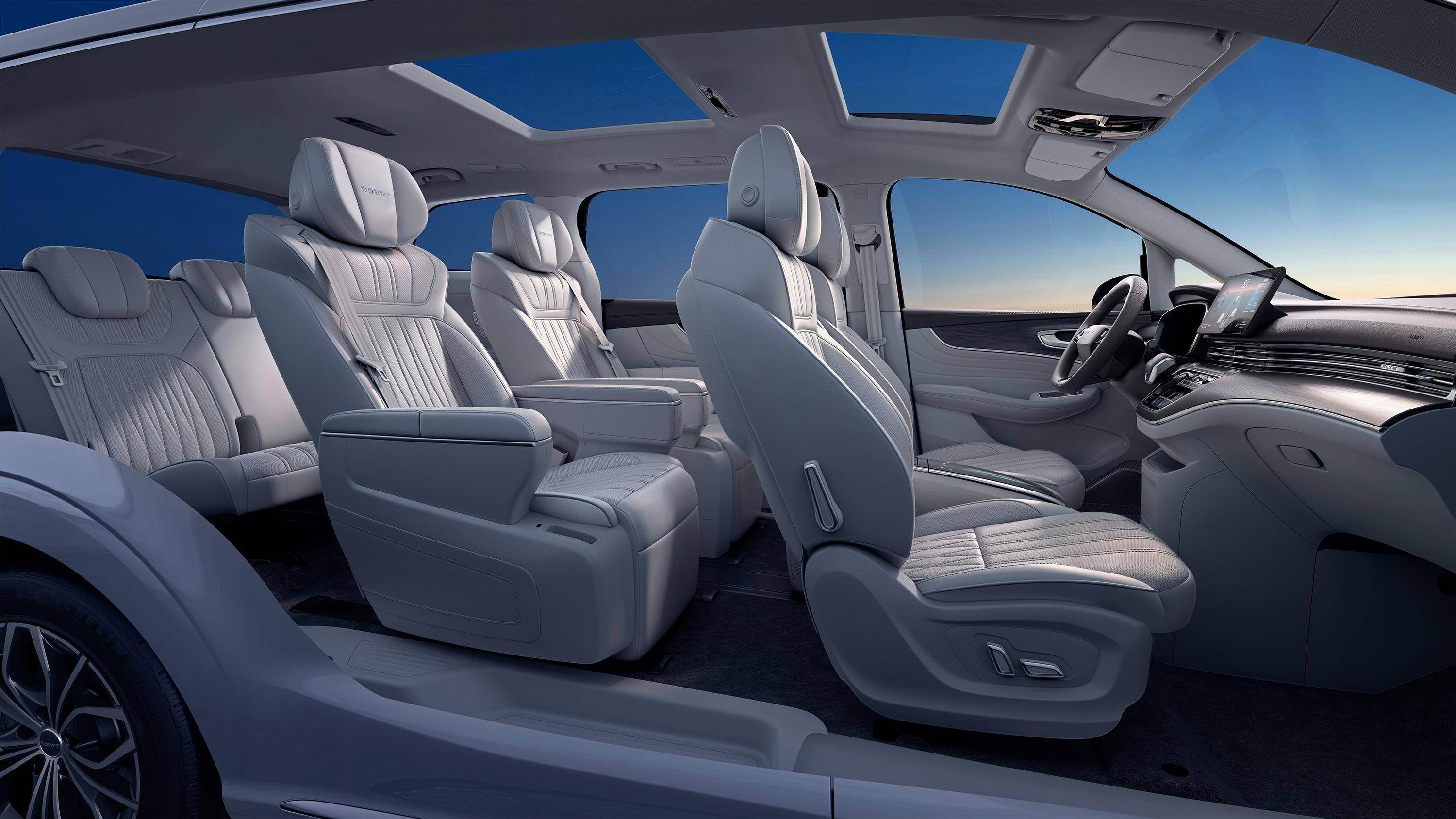 纯电中大MPV荣威iMAX8 EV上市，25.98万起售_搜狐汽车_搜狐网