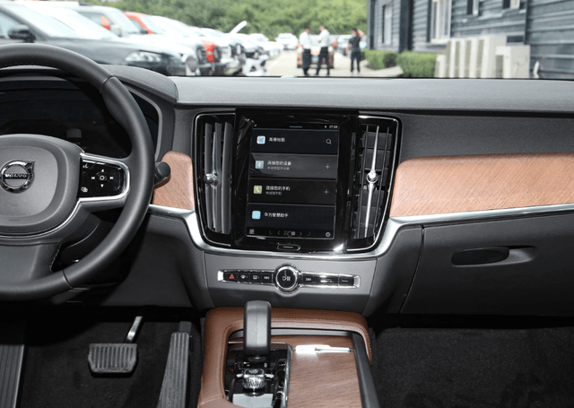 新款沃尔沃S90起售价格40.69万 比奥迪A6L还大 搭载48伏轻混_搜狐汽车_搜狐网