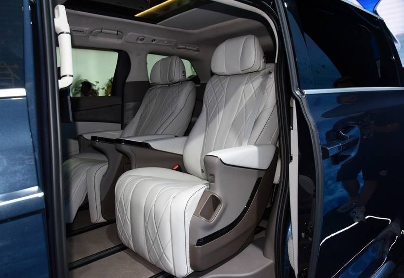 腾势D9 DM-i上市32.98万起 纯电最高190km 哪个配置最值得入手_搜狐汽车_搜狐网