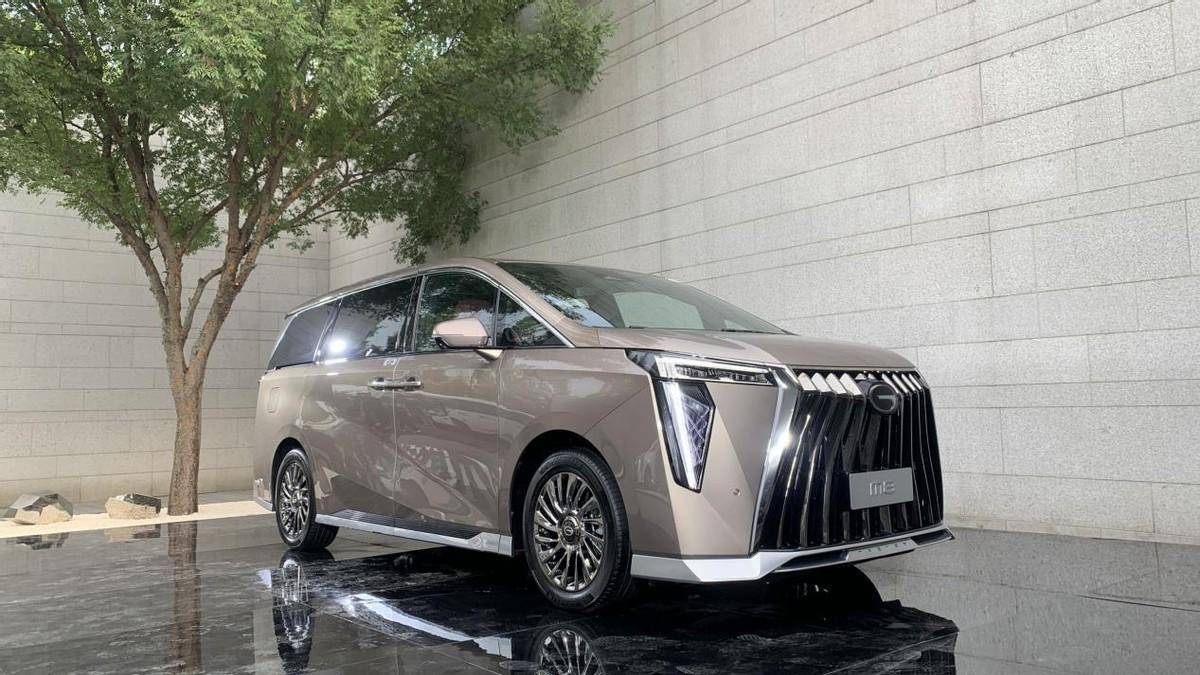 再进化！新一代M8豪华MPV实拍！中国豪华MPV又一典范？_搜狐汽车_搜狐网