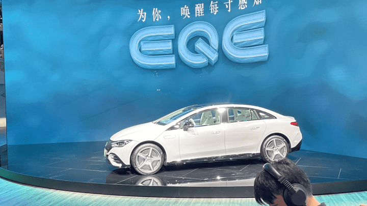 50万的纯电EQE 40万的混动C350E 奔驰依旧不是谁都买得起的奔驰_搜狐汽车_搜狐网