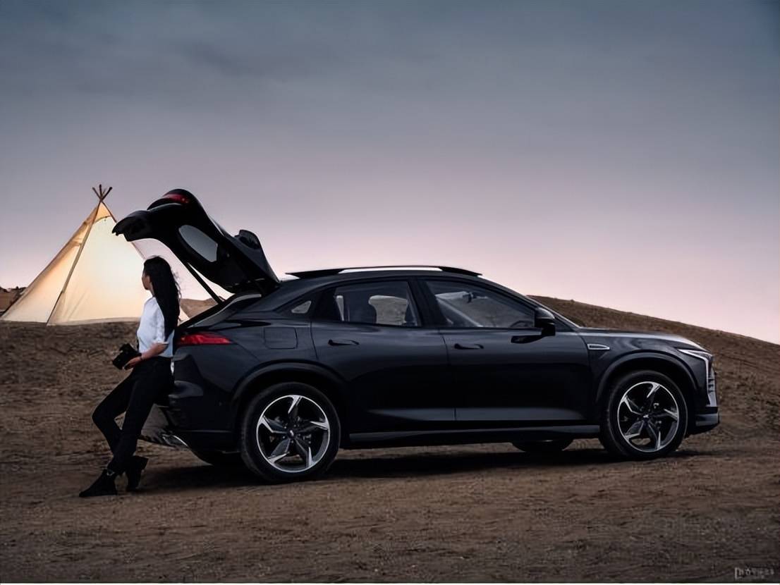 12.69万买2.0T轿跑SUV？奔腾B70S何以成为年轻人收割机_搜狐汽车_搜狐网