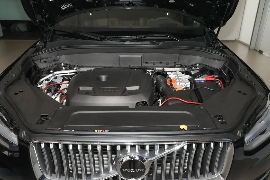 定位豪华中大型SUV，5.5秒破百，售价89.49万，体验沃尔沃XC90 T8_搜狐汽车_搜狐网