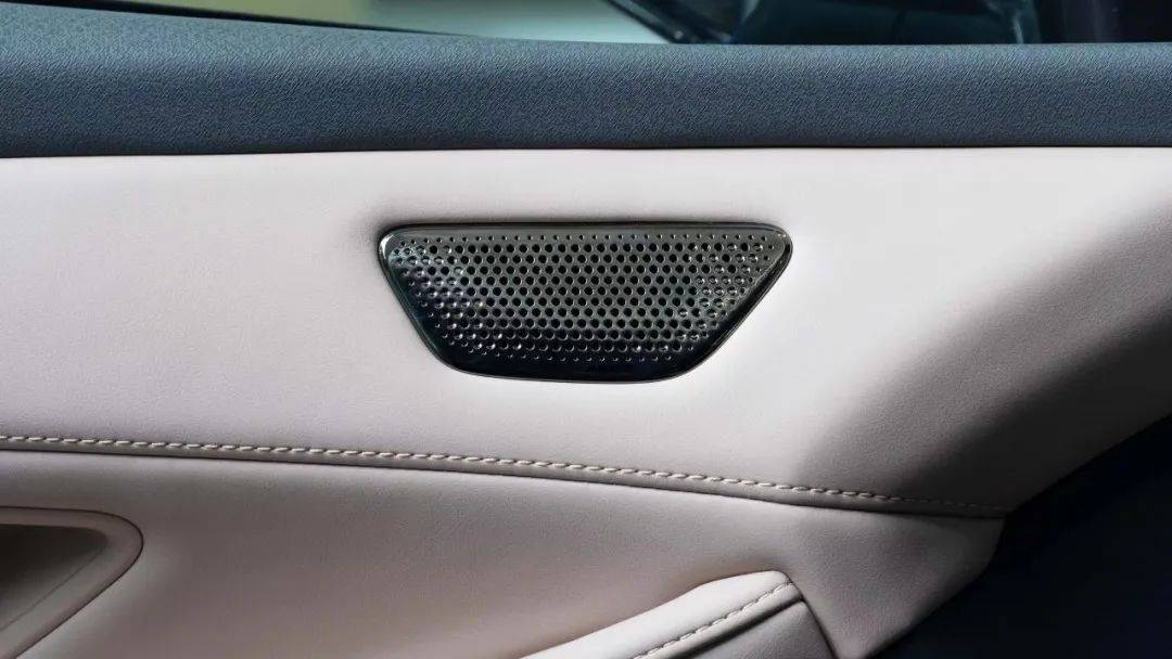 探店长安深蓝SL03：大订超3万辆，高性价比是热销_搜狐汽车_搜狐网