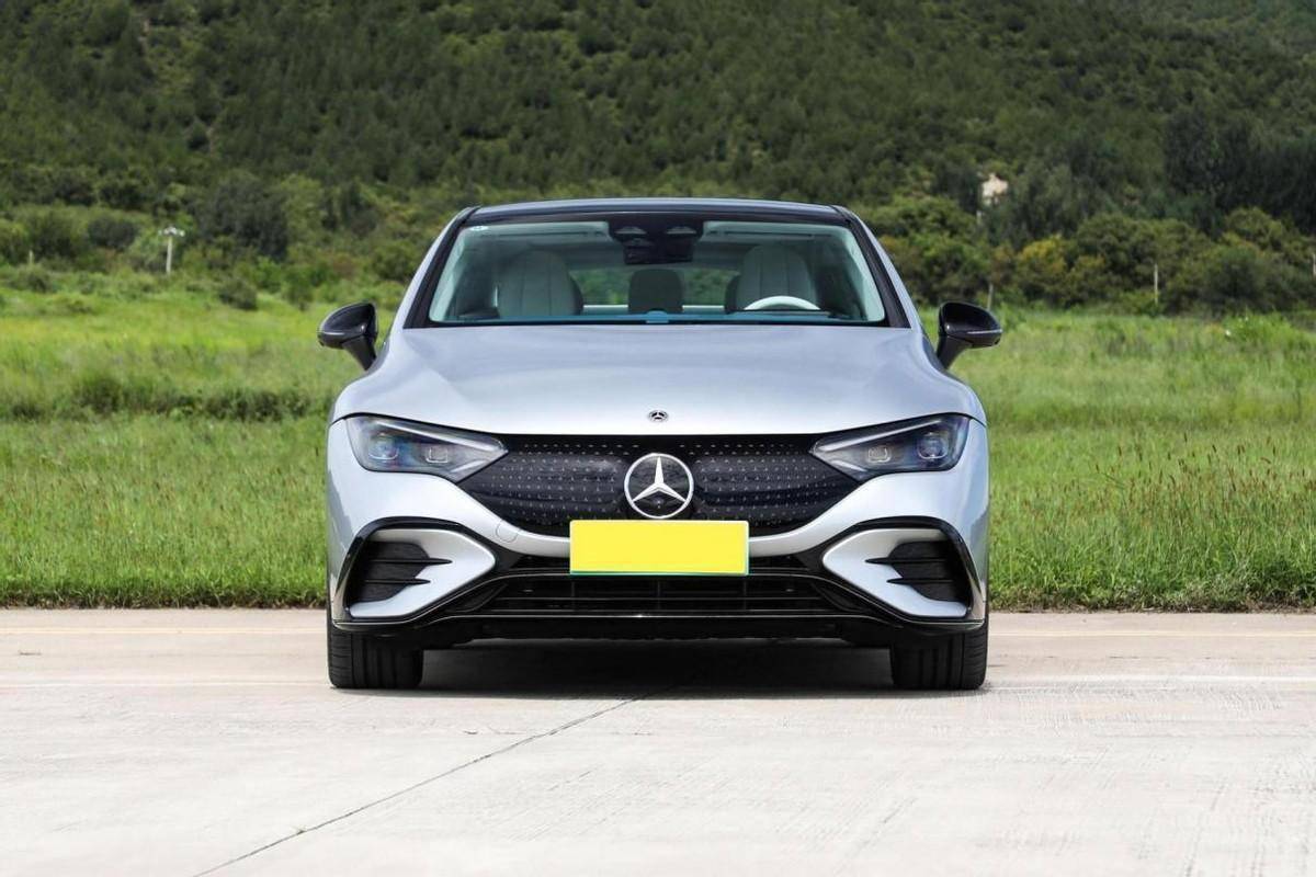 52.8万起，轴距3120mm，续航超700km，奔驰EQE真能打赢新势力吗？_搜狐汽车_搜狐网