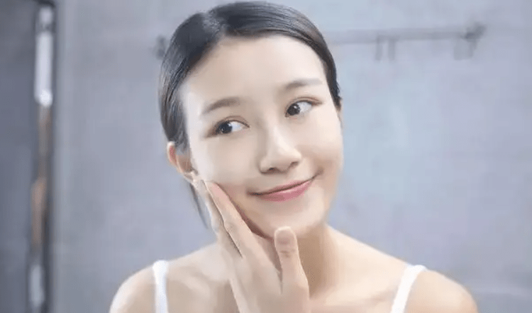 女人30岁后要开始抗老了，以下四步做到位，或比同龄人显年轻