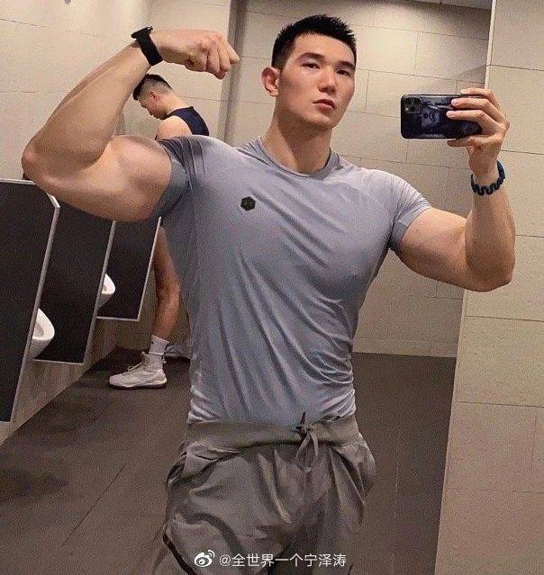 徒手训练组合,练遍全身才是真男人!动作要点大循环