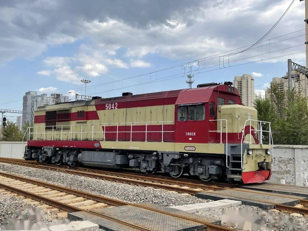 这里的火车能“倒着开”，你见过吗？_搜狐汽车_搜狐网