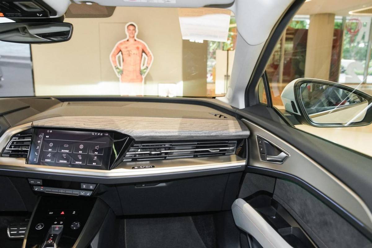 满电可跑560公里，上汽奥迪Q5etron续航安全兼得_搜狐汽车_搜狐网