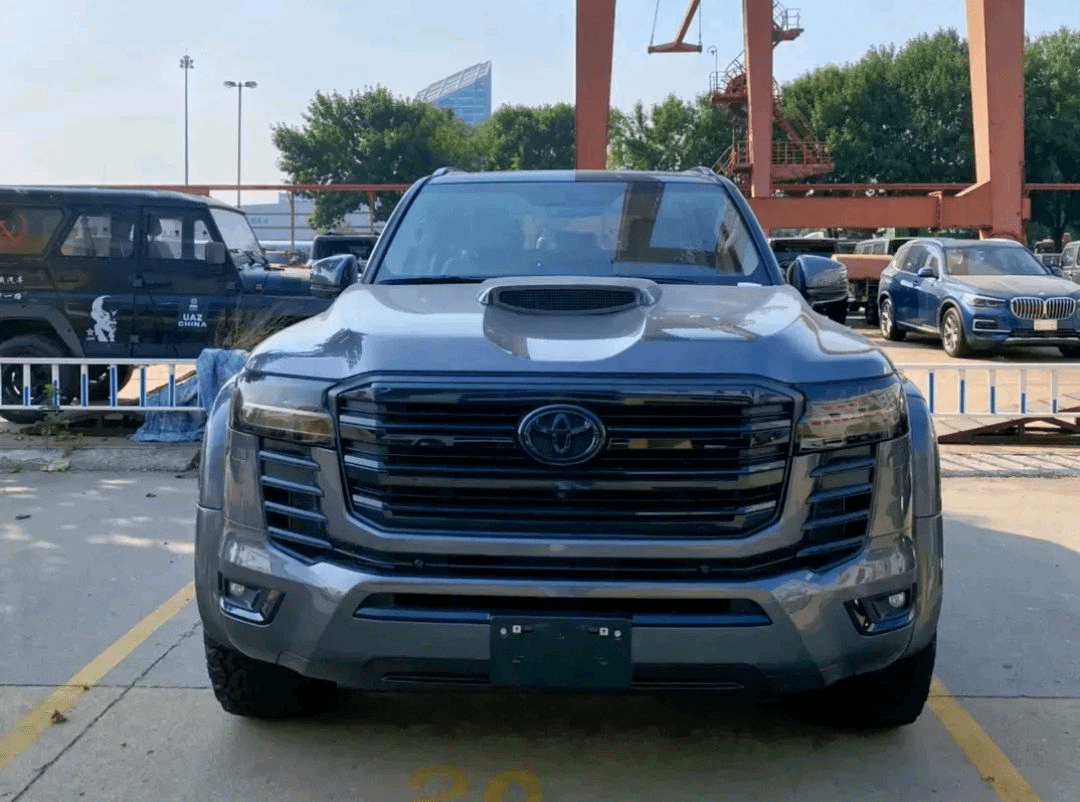 丰田兰德酷路泽LC300黑武士版本亮相 引擎盖进气 3.5T+10AT_搜狐汽车_搜狐网