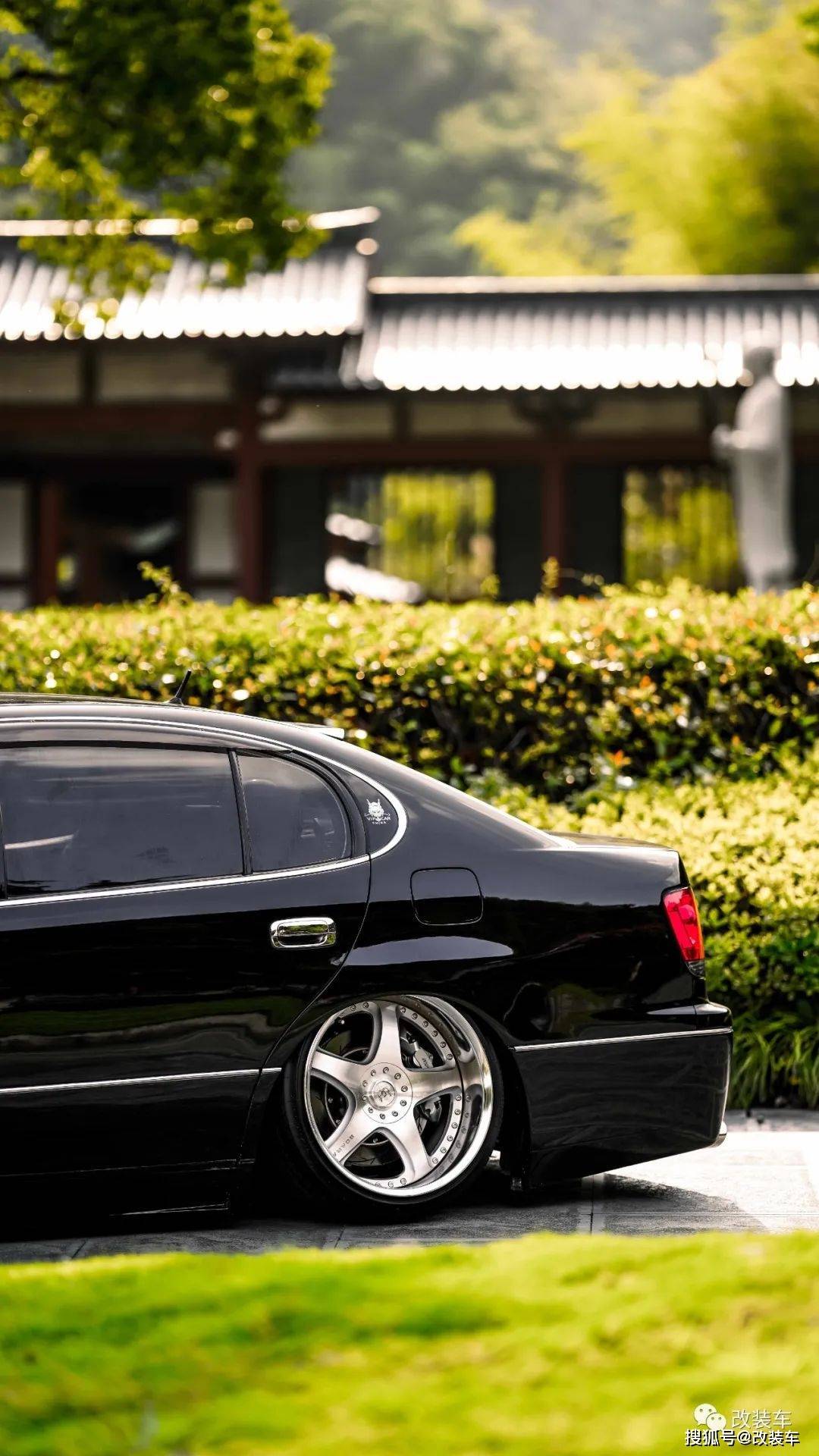 雷克萨斯GS300变身成"VIP大佬"，简单的改装就能展现出它的气质_搜狐汽车_搜狐网