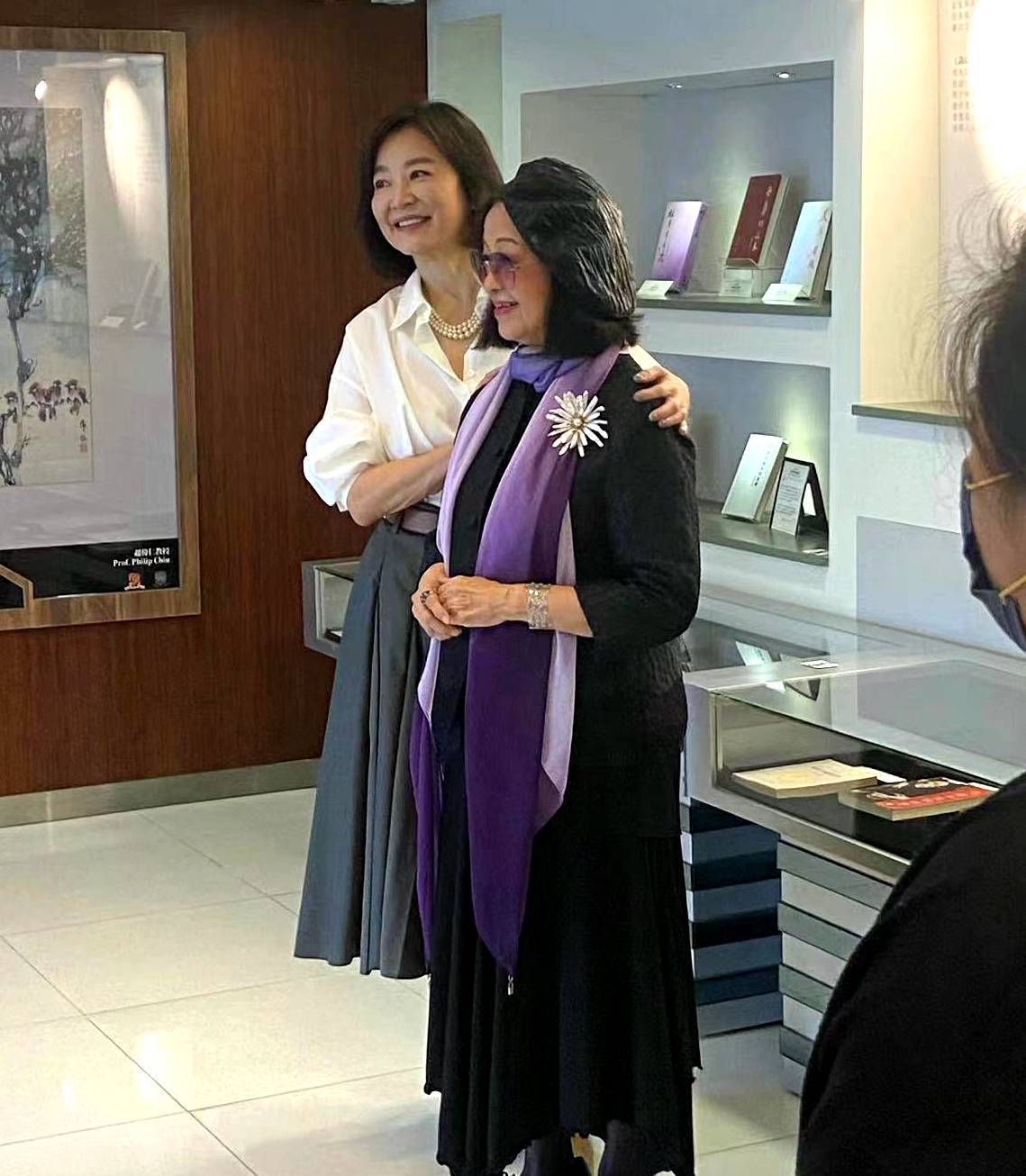 68岁林青霞露面，零滤镜真实状态曝光，不甘心做阔太决定重返校园 -6parkbbs.com