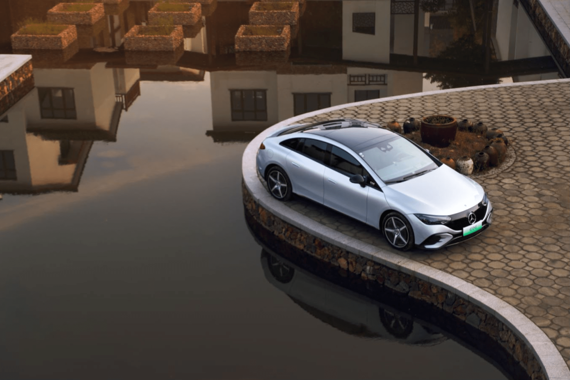 奔驰全新EQE：不断萃取不断进化_搜狐汽车_搜狐网