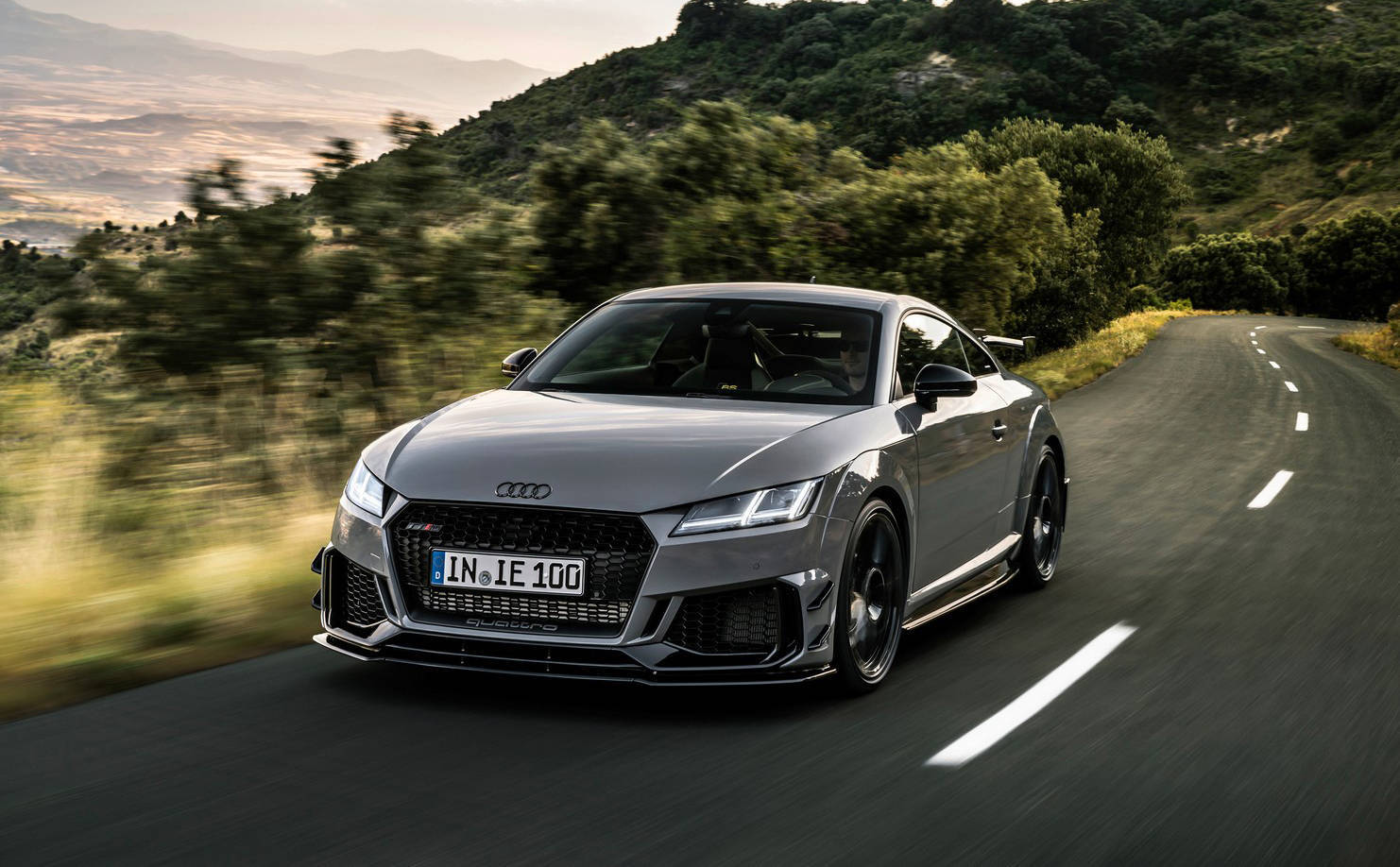 海外售价约71万元，5缸动力3.7s破百，奥迪TT RS Coupe标志性版发布_搜狐汽车_搜狐网