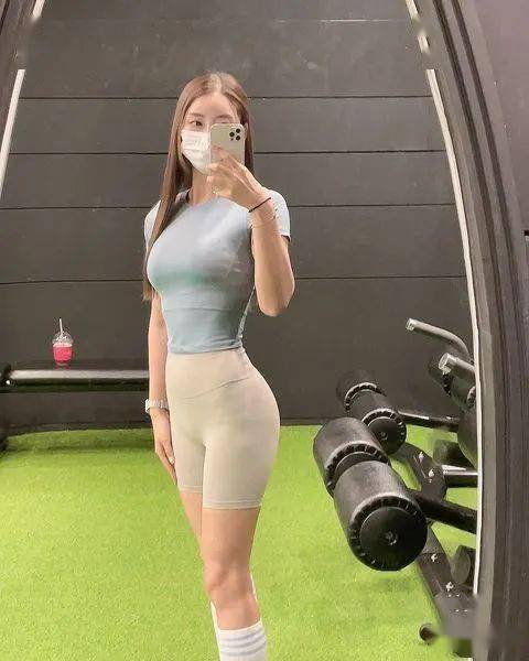 “最美比基尼小姐”私照引围观：真羡慕她男朋友 -6parkbbs.com