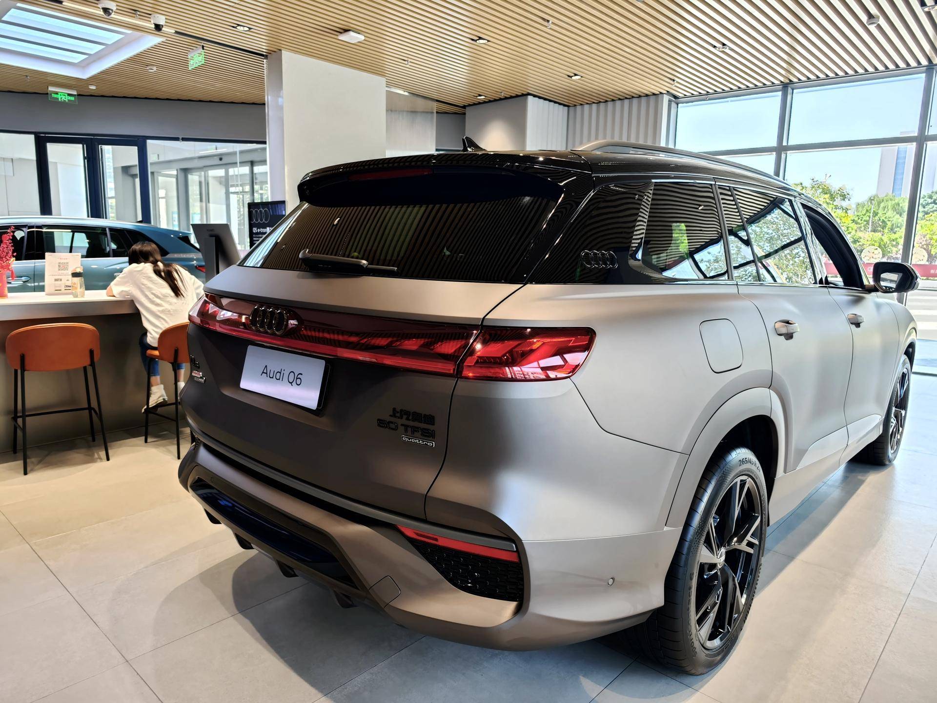 豪华版途昂？实拍体验奥迪Q6 45.96万元起/首发第四代EA888发动机_搜狐汽车_搜狐网