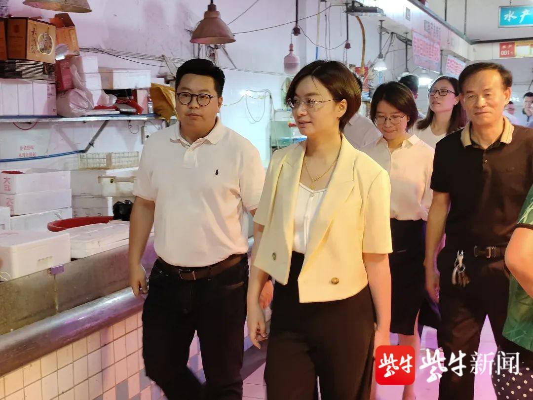 张家港市大新镇：区域一体化聚合力，老旧商圈大 变身”社区商贸问题