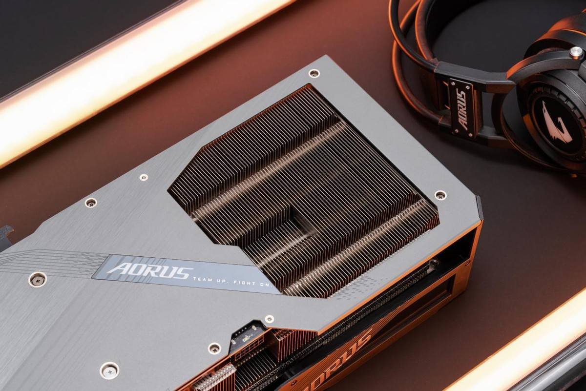 技嘉AORUS GeForce RTX 4090 MASTER 24G超级雕首发测评_散热_性能_旗舰