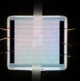 Porotech 发布全球首款一体式全彩Micro LED显示器_Meta发布全新VR头显 售价1500美元_技术_模式
