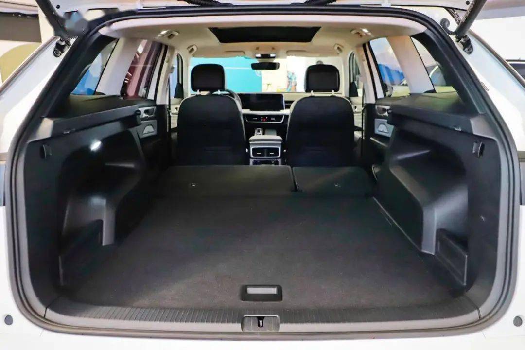 硬核合资SUV，2.0T，220马力，大五座大空间，后排轻松跷二郎腿！_搜狐汽车_搜狐网