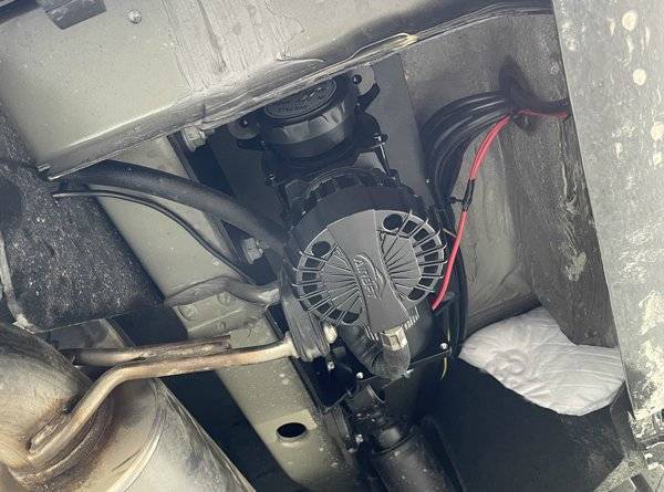 奔驰V260改装AIRBFT空气悬挂安装细节（高度尺版）_搜狐汽车_搜狐网