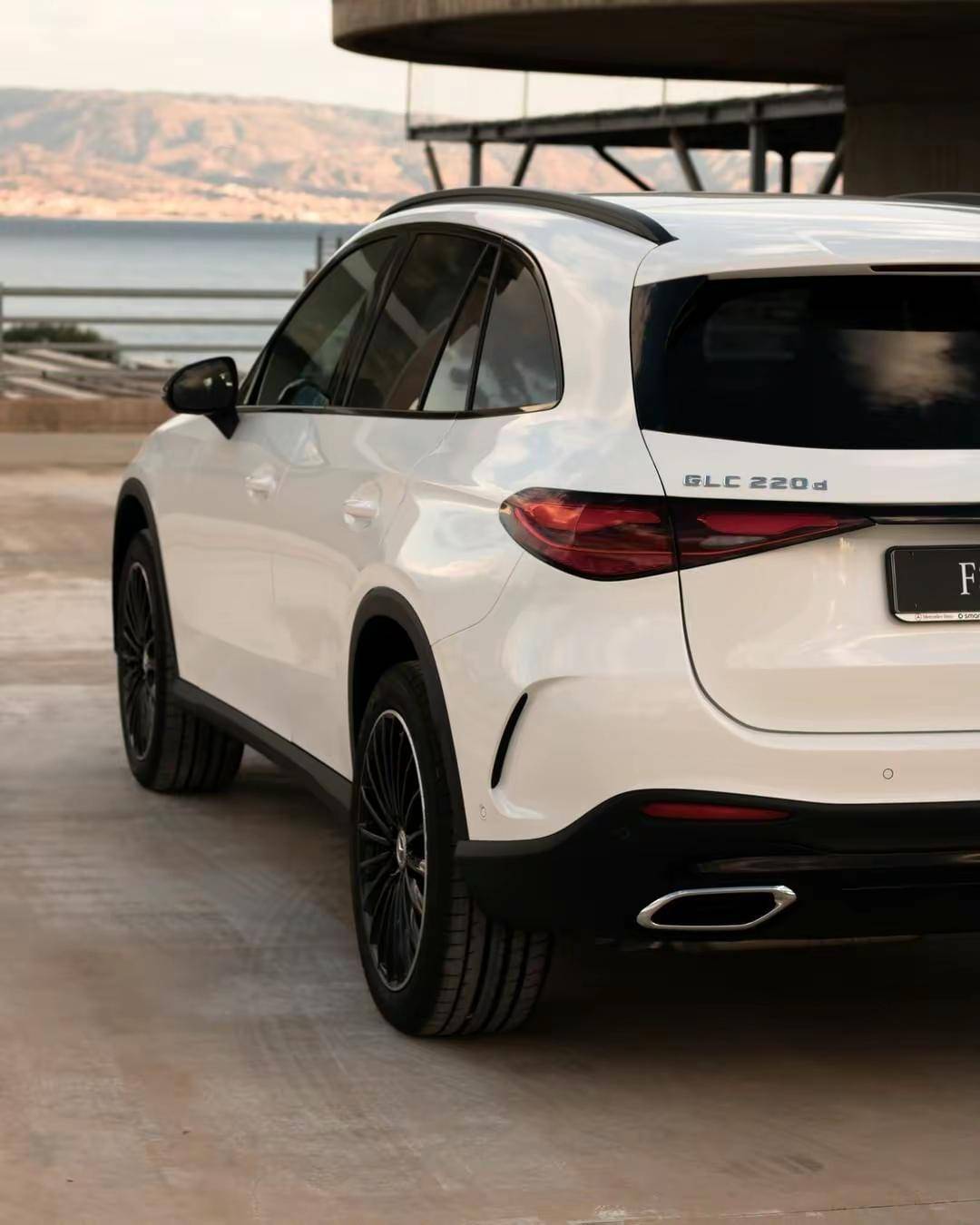 新版奔驰GLC配置曝光，国产后轴距再次加长，2.0T引擎+四驱_搜狐汽车_搜狐网