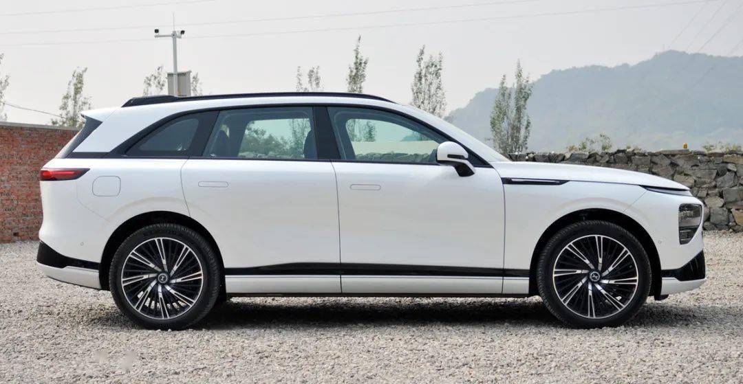 车端800V是最大优势 TC君试驾小鹏G9两驱版_搜狐汽车_搜狐网