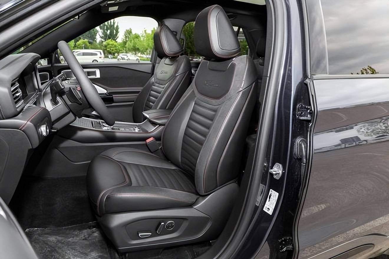 尺寸动力堆料狠,全系2.3T+8AT,2023款福特探险者,比汉兰达更强?_搜狐汽车_搜狐网