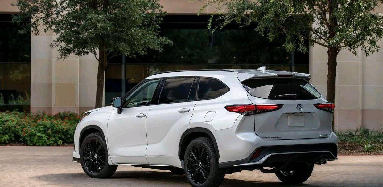 2.4T+8AT+AWD，新版“汉兰达”实车亮相，售价看齐途观L，真霸气_搜狐汽车_搜狐网