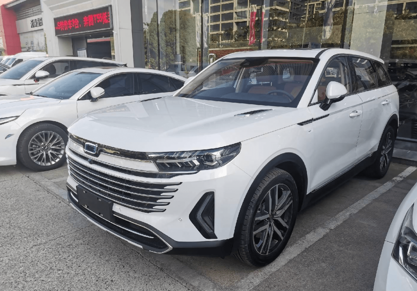 新款奔腾T99实车到店，换新前脸+新车标，配红旗HS5同款动力_搜狐汽车_搜狐网