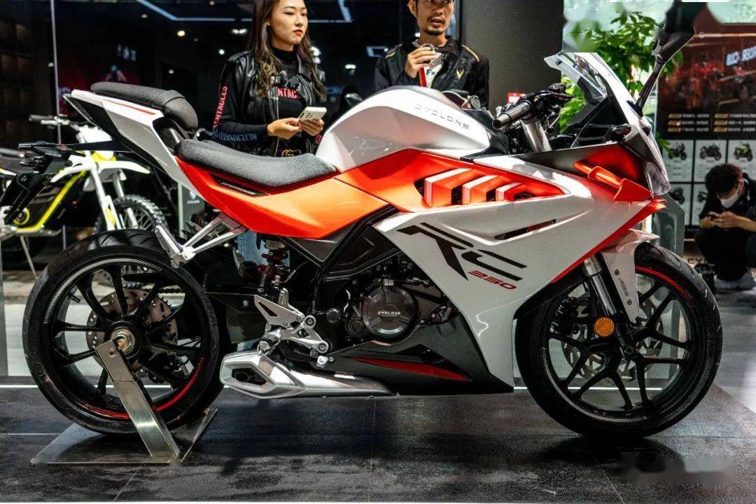 丰富运动仿赛市场，赛科龙RC250加入战局丨摩博会特辑_搜狐汽车_搜狐网