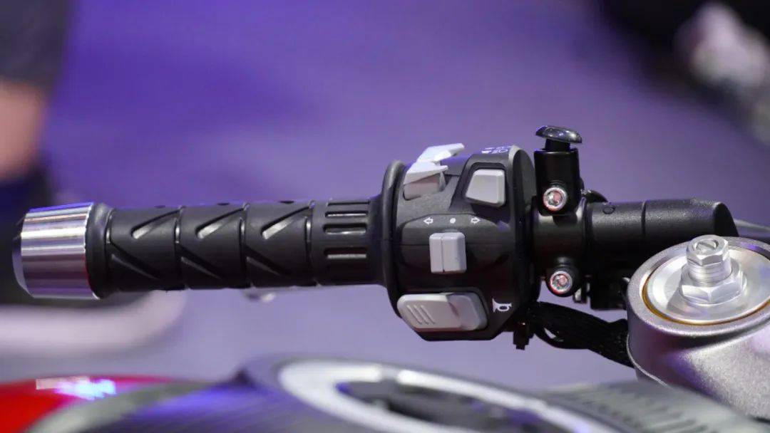 最像概念车的量产跑车，K750售价3.98万元起，杰迪 K333亮相摩博会_搜狐汽车_搜狐网