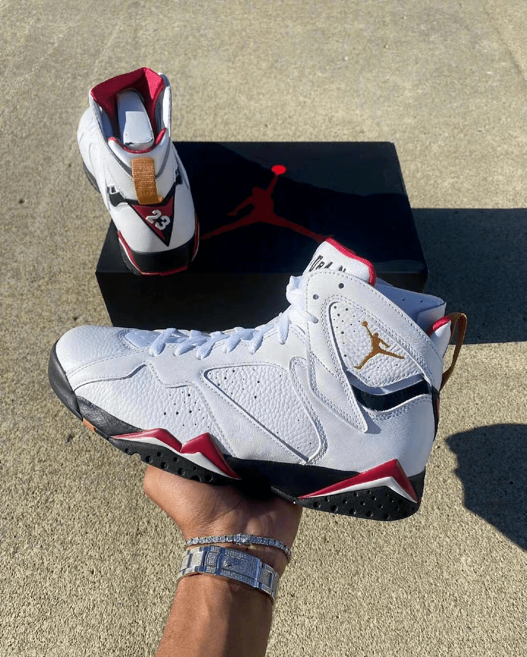 「GOTO专栏」阔别11年，Air Jordan 7 “Cardinal”本月复刻发售！_细节_鞋子_的整体