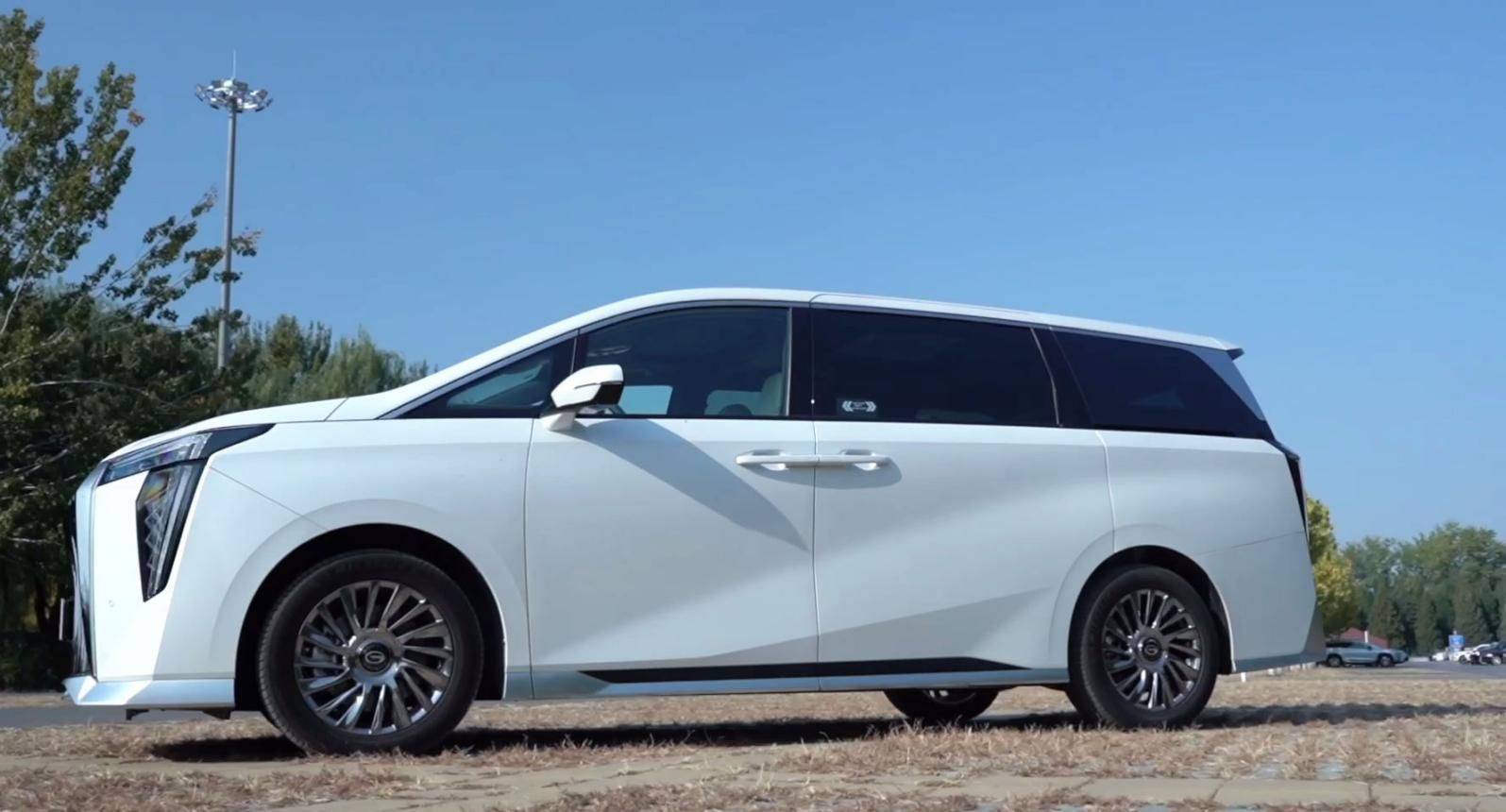 30万级别气场最强大的MPV？传祺M8宗师系列上市，售26.98万起_搜狐汽车_搜狐网