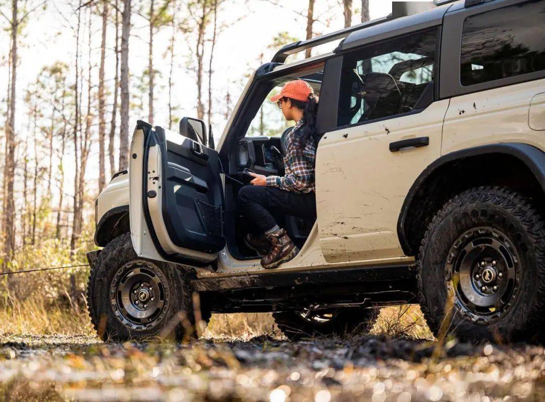 半年降10万！硬派SUV竟配无框车门，2.7T V6+10AT，为啥卖不好？_搜狐汽车_搜狐网