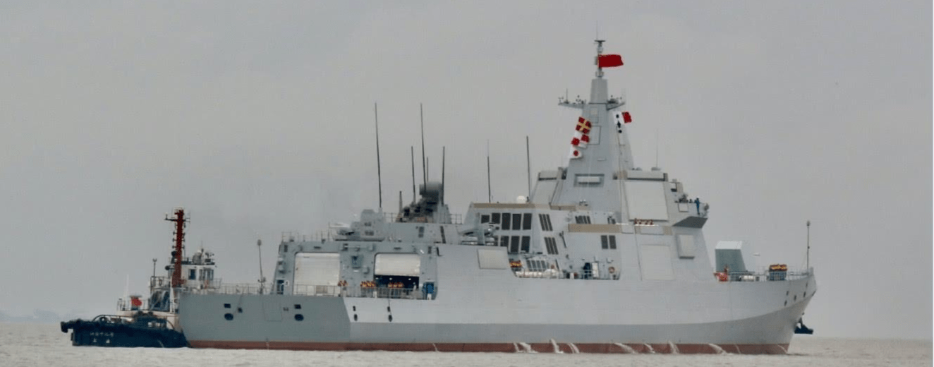 都晓得055有112单元垂发系统，但你知道它还有这4门“巨炮”吗？_干扰弹_发射_攻击能力