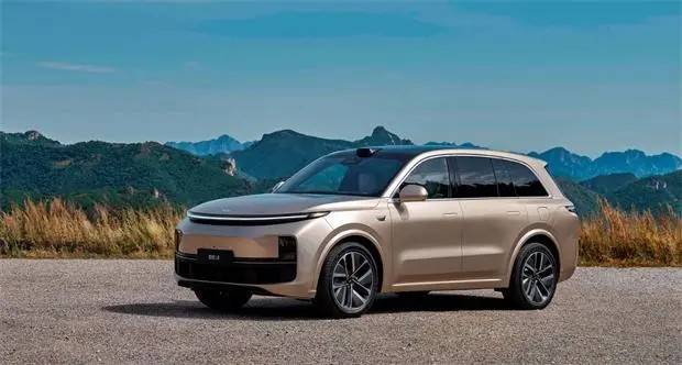 理想L8实拍曝光 换装1.5T四缸机 就问你敢买吗？_搜狐汽车_搜狐网