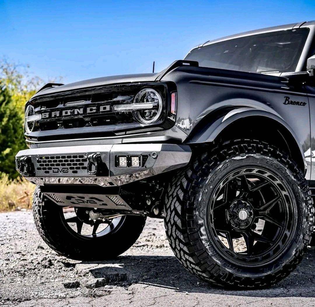 金属质感满满！“越野版”BRONCO曝光，气场媲美路虎卫士_搜狐汽车_搜狐网