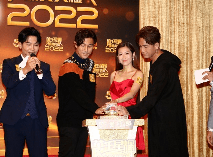 全台之冠！46岁TVB男星获15项提名，得视帝最大对手是？_陈山聪_剧集_奖项