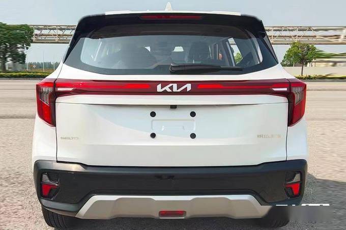 起亚新KX3内饰首曝！保留机械挡杆 比海外版更精致_搜狐汽车_搜狐网